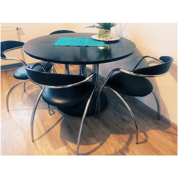 Table de salle à manger + 4 chaises - OUAGADOUGOU.ONLINE